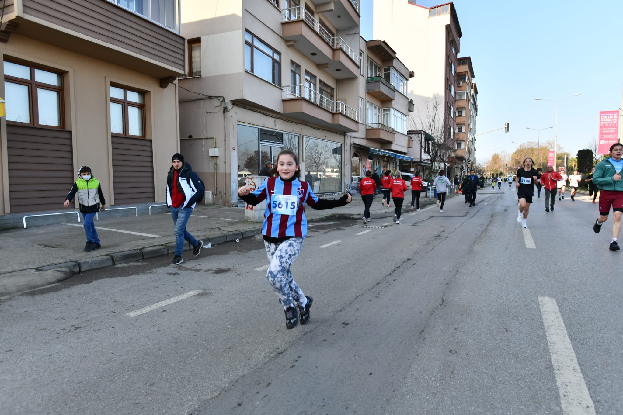 42. ULUSLARARASI TRABZON YARI MARATONU KOŞULDU